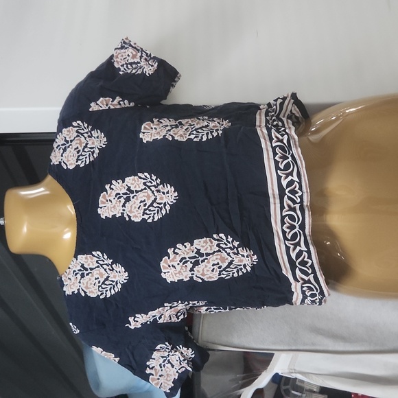 ROMWE | Tops | Romwe Navy Floral Cropped Top | Poshmark